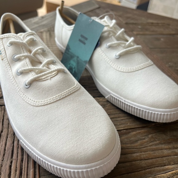 Toms | Shoes | New Tom Canvas Sneakers Womens 2 | Poshmark